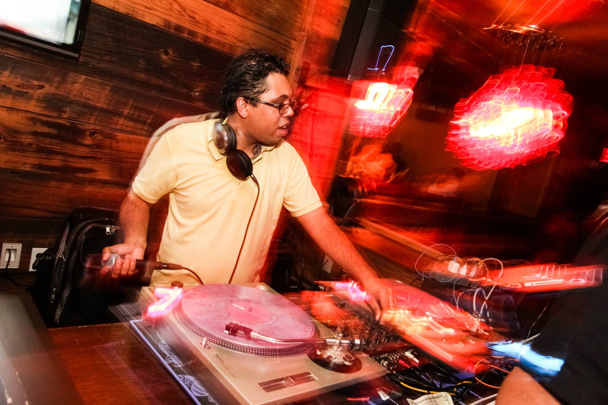 DJ Eloy - Entertainment Specialists