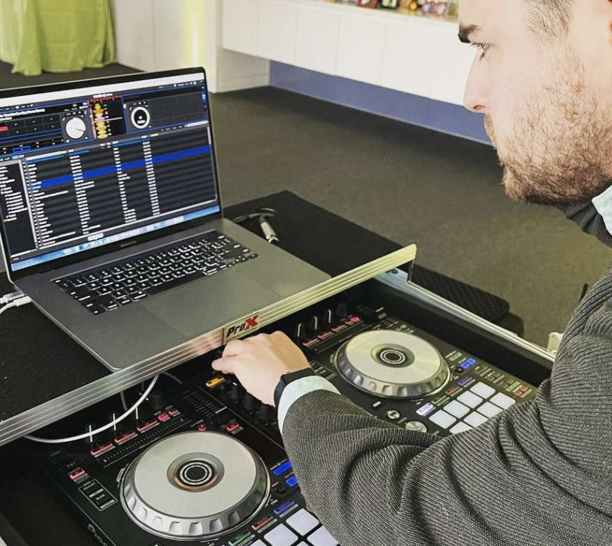 DJ T - Entertainment Specialists